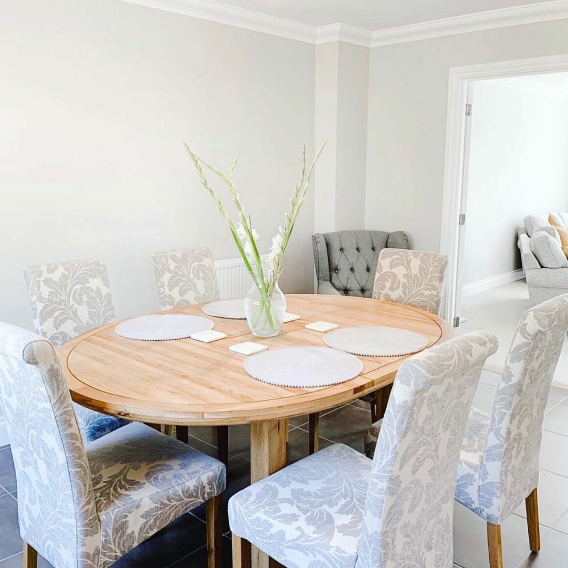 Choosing the perfect dining table | The Oak Furnitureland Blog