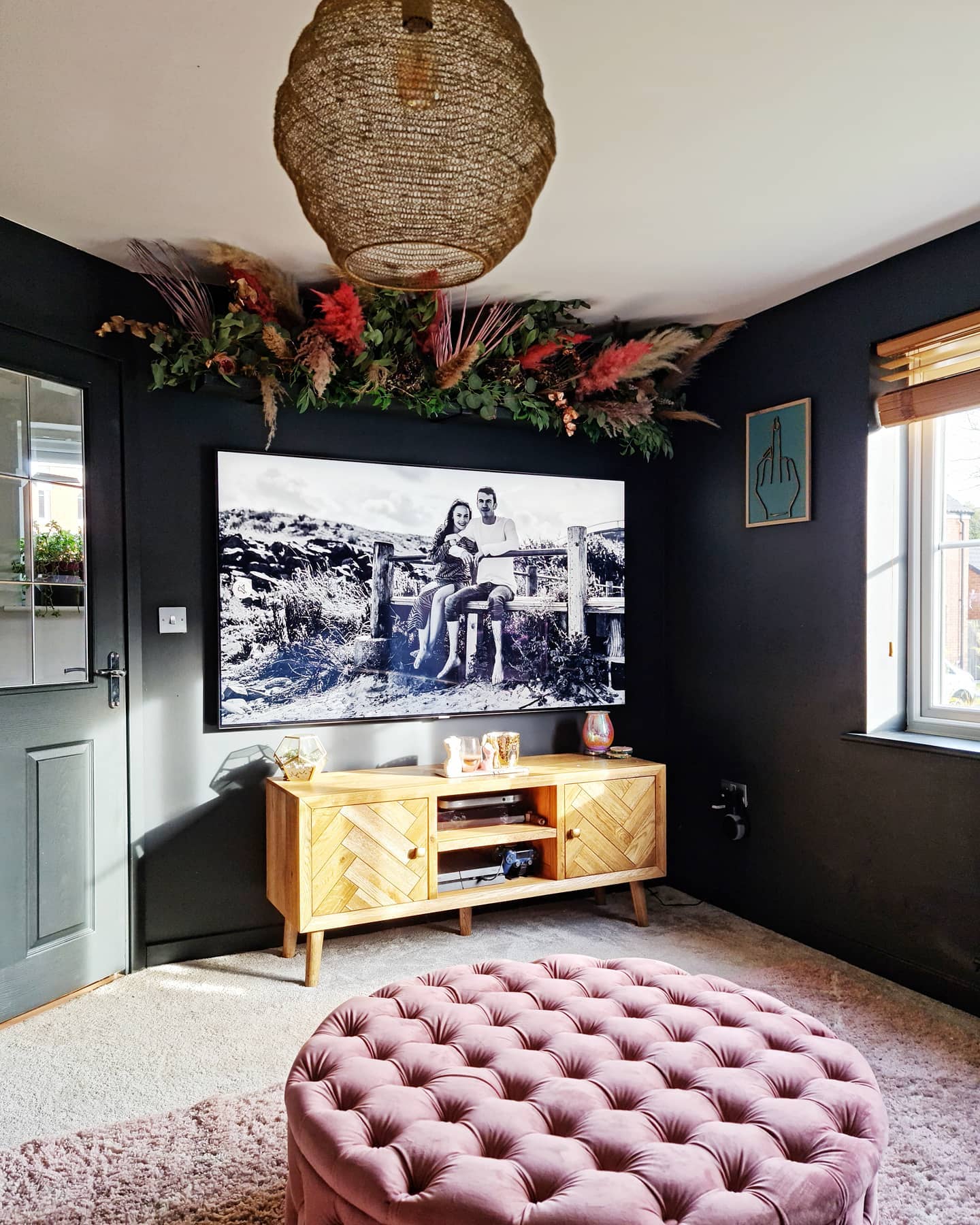 Decorate your home with flowers | The Oak Furnitureland Blog