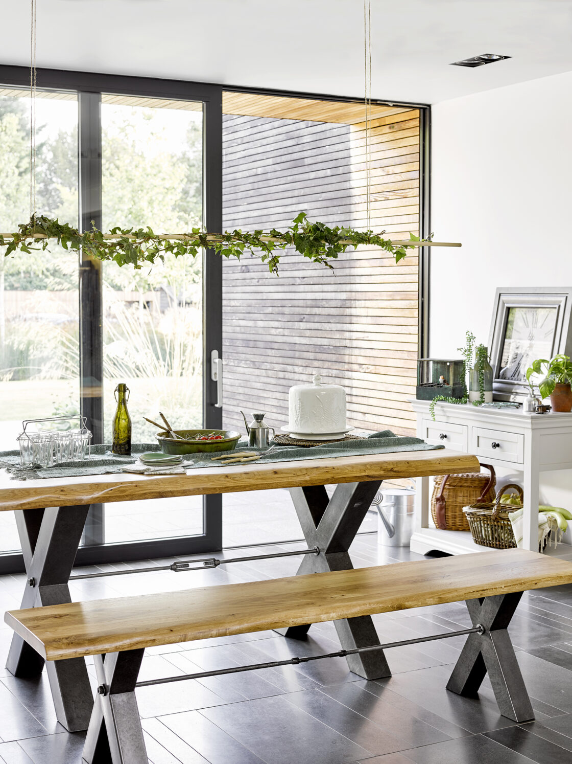 Choosing your dining table | The Oak Furnitureland Blog