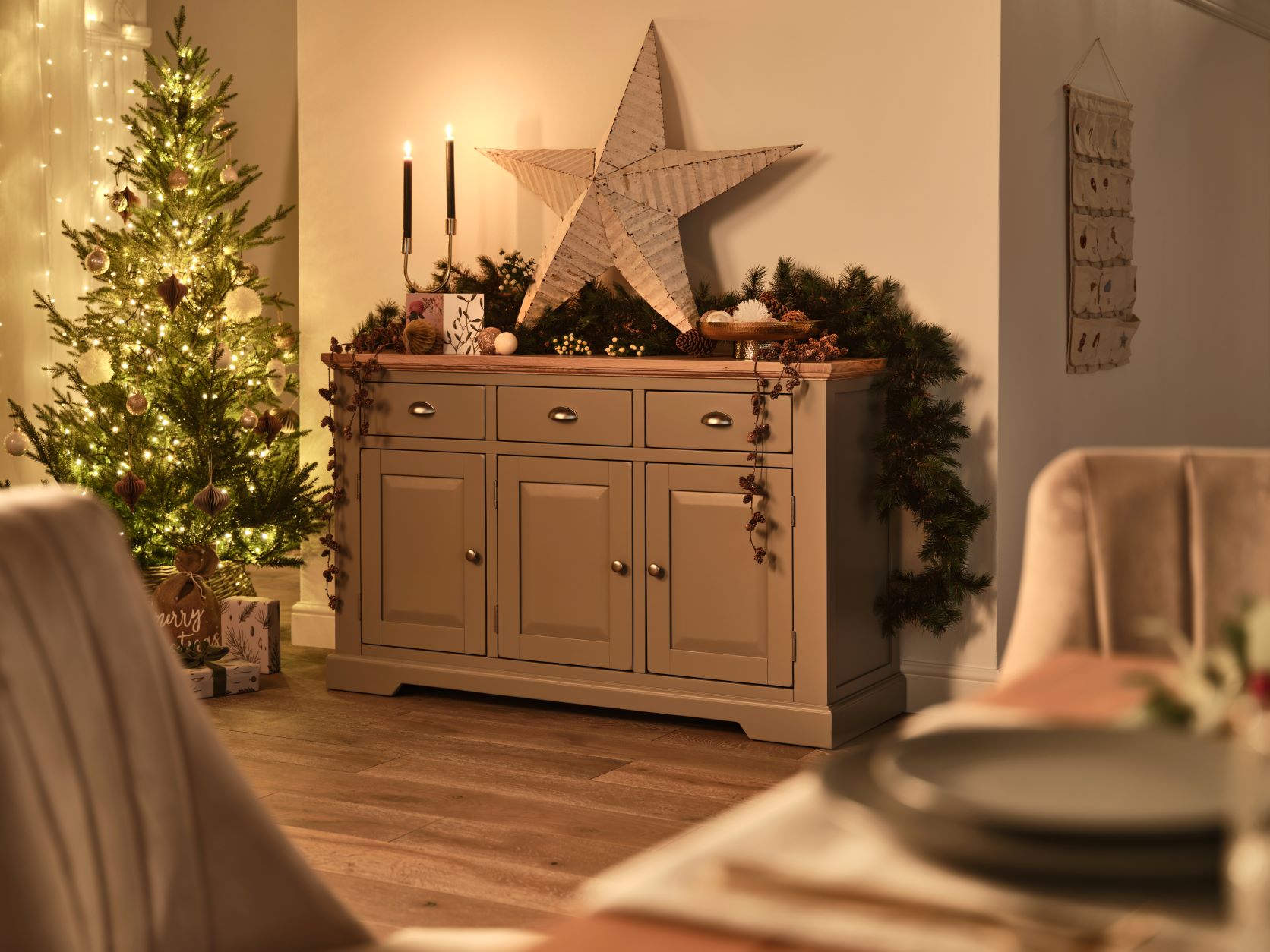 Christmas decorating Pip Silvers | The Oak Furnitureland Blog